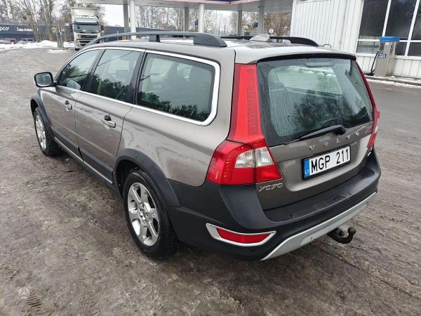 Brūns Volvo XC70 2009 Prienai, ar dzinēja tilpumu 2.40 L un nobraukumu 350 tūkst. km par 4650 €, foto 6 vietnē AUTOMOTO.COM.LV