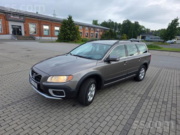 Brown Volvo XC70 2009 in Riga, with an engine capacity of 2.40 L and mileage of 324 thousand km for 3950 €, photo 1 on AUTOMOTO.COM.LV