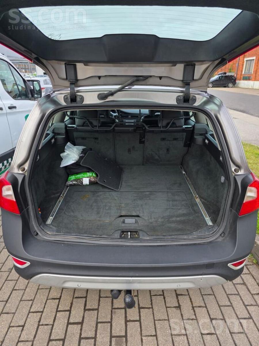 Brūns Volvo XC70 2009 Rīga, ar dzinēja tilpumu 2.40 L un nobraukumu 324 tūkst. km par 3950 €, foto 6 vietnē AUTOMOTO.COM.LV