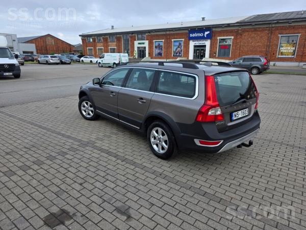 Brown Volvo XC70 2009 in Riga, with an engine capacity of 2.40 L and mileage of 324 thousand km for 3950 €, photo 6 on AUTOMOTO.COM.LV