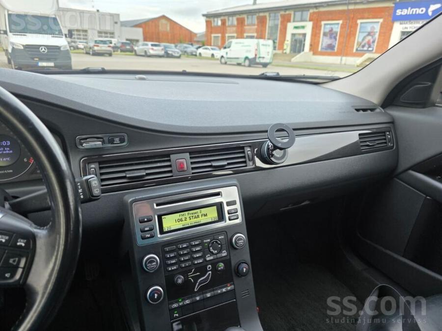 Brūns Volvo XC70 2009 Rīga, ar dzinēja tilpumu 2.40 L un nobraukumu 324 tūkst. km par 3950 €, foto 8 vietnē AUTOMOTO.COM.LV