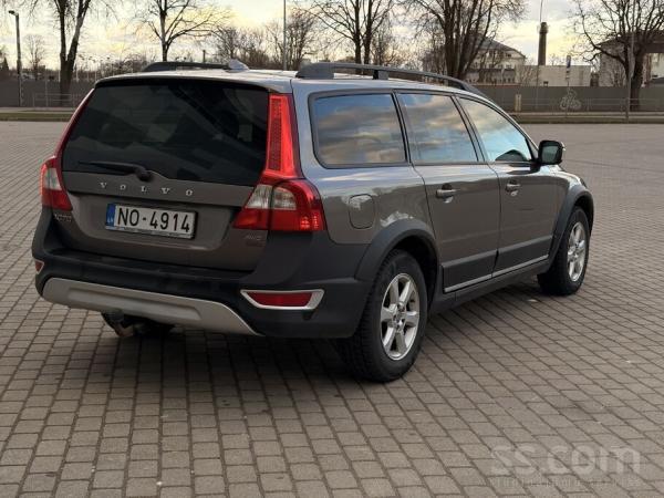 Brūns Volvo XC70 2009 Dobele, ar dzinēja tilpumu 2.40 L un nobraukumu 326 tūkst. km par 6500 €, foto 5 vietnē AUTOMOTO.COM.LV