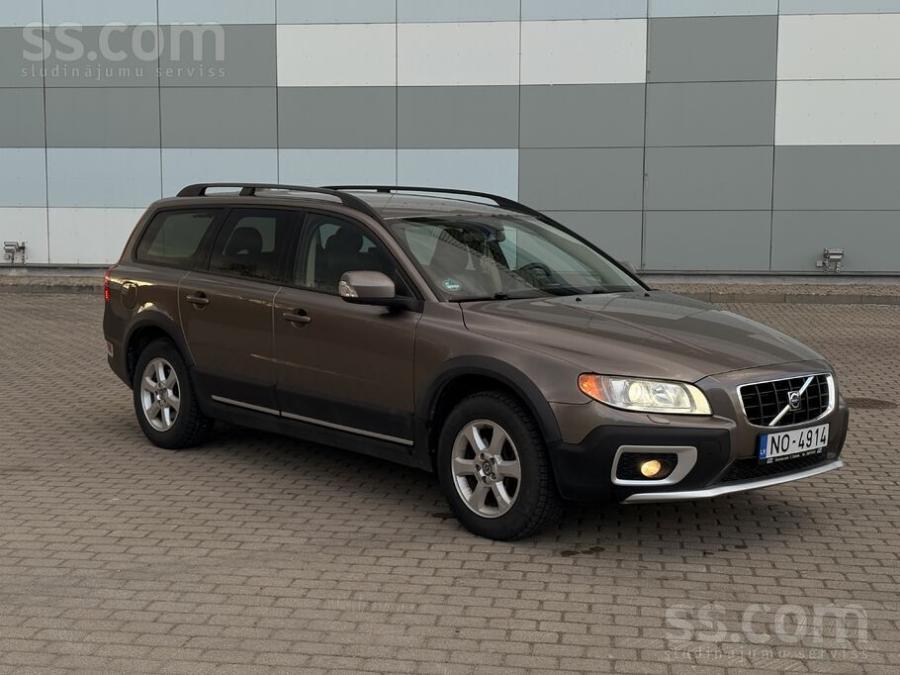 Brūns Volvo XC70 2009 Dobele, ar dzinēja tilpumu 2.40 L un nobraukumu 326 tūkst. km par 6500 €, foto 1 vietnē AUTOMOTO.COM.LV