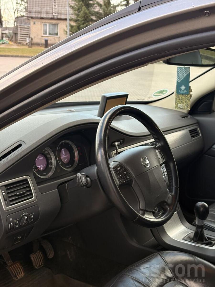 Brūns Volvo XC70 2009 Dobele, ar dzinēja tilpumu 2.40 L un nobraukumu 326 tūkst. km par 6500 €, foto 11 vietnē AUTOMOTO.COM.LV