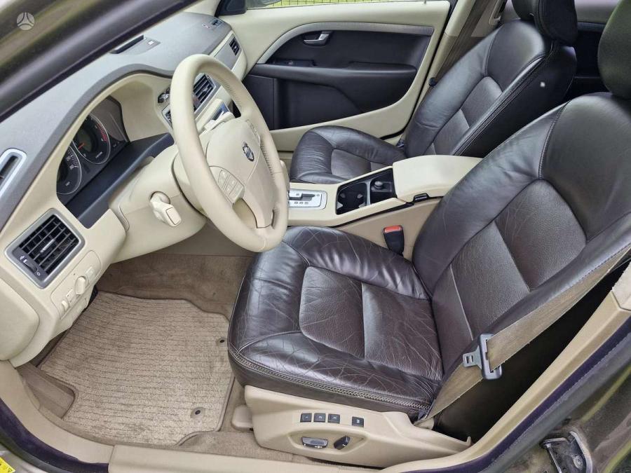 Brown Volvo XC70 2009 in Vilnius, with an engine capacity of 2.40 L and mileage of 281 thousand km for 6950 €, photo 9 on AUTOMOTO.COM.LV