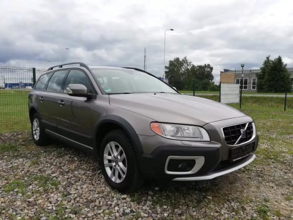 Brūns Volvo XC70 2009 Saldus, ar dzinēja tilpumu 2.40 L un nobraukumu 261 tūkst. km par 7900 €, foto 3 vietnē AUTOMOTO.COM.LV