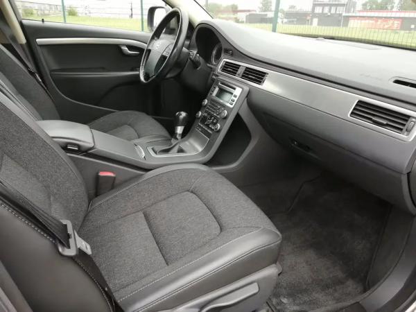Brūns Volvo XC70 2009 Saldus, ar dzinēja tilpumu 2.40 L un nobraukumu 261 tūkst. km par 7900 €, foto 8 vietnē AUTOMOTO.COM.LV