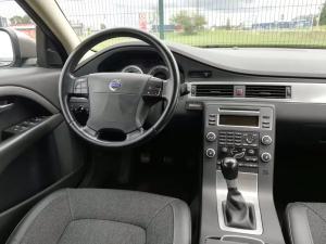Brown Volvo XC70 2009 in Saldus, with an engine capacity of 2.40 L and mileage of 261 thousand km for 7900 €, photo 12 on AUTOMOTO.COM.LV