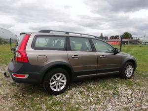 Brown Volvo XC70 2009 in Saldus, with an engine capacity of 2.40 L and mileage of 261 thousand km for 7900 €, photo 13 on AUTOMOTO.COM.LV