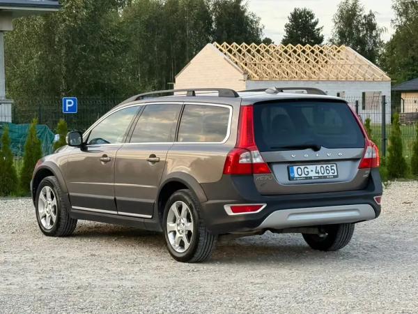 Коричневый Вольво ХС70 2009 в Елгава, объемом двигателя 2.40 л и пробегом 282 тыс. км за 7650 €, фото 6 на AUTOMOTO.COM.LV