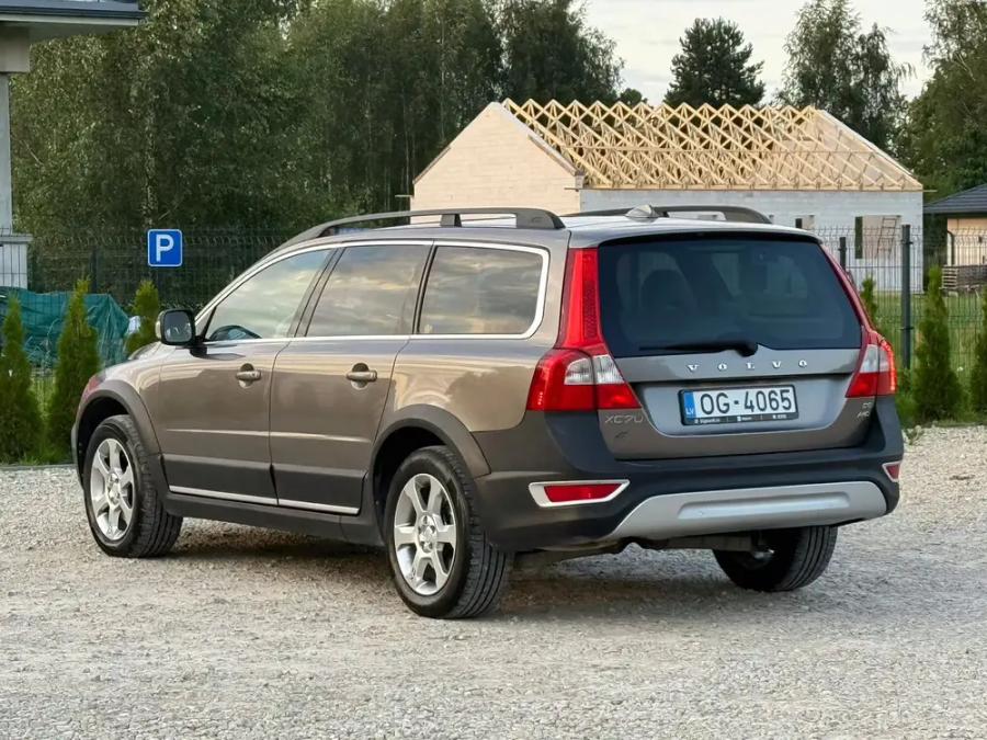 Коричневый Вольво ХС70 2009 в Елгава, объемом двигателя 2.40 л и пробегом 282 тыс. км за 7650 €, фото 7 на AUTOMOTO.COM.LV