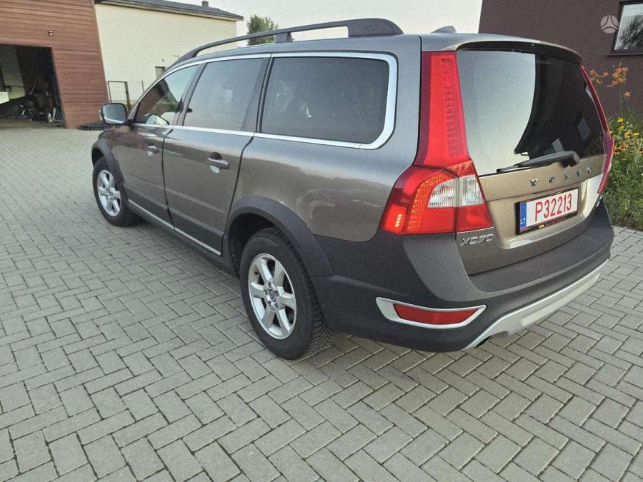 Brūns Volvo XC70 2009 Viļņa, ar dzinēja tilpumu 2.40 L un nobraukumu 356 tūkst. km par 6500 €, foto 5 vietnē AUTOMOTO.COM.LV
