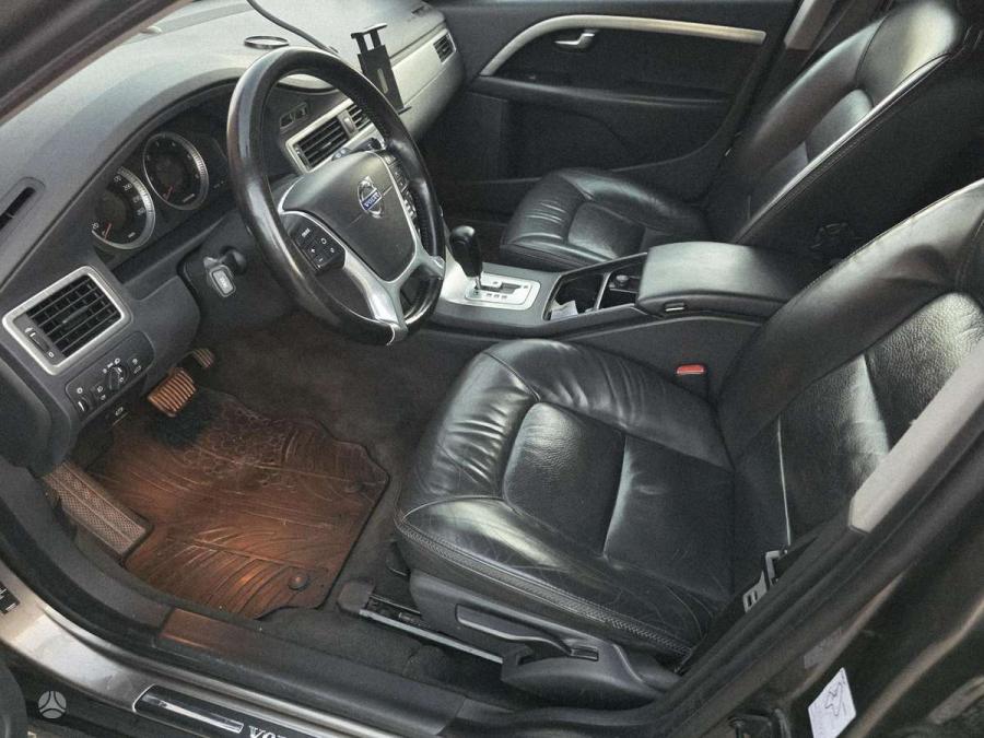 Brūns Volvo XC70 2009 Viļņa, ar dzinēja tilpumu 2.40 L un nobraukumu 356 tūkst. km par 6500 €, foto 14 vietnē AUTOMOTO.COM.LV