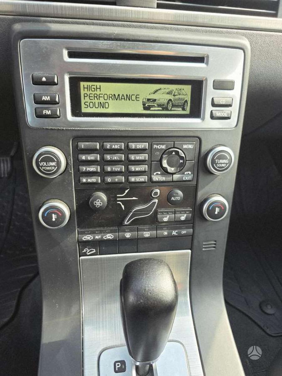Brūns Volvo XC70 2009 Viļņa, ar dzinēja tilpumu 2.40 L un nobraukumu 356 tūkst. km par 6500 €, foto 18 vietnē AUTOMOTO.COM.LV