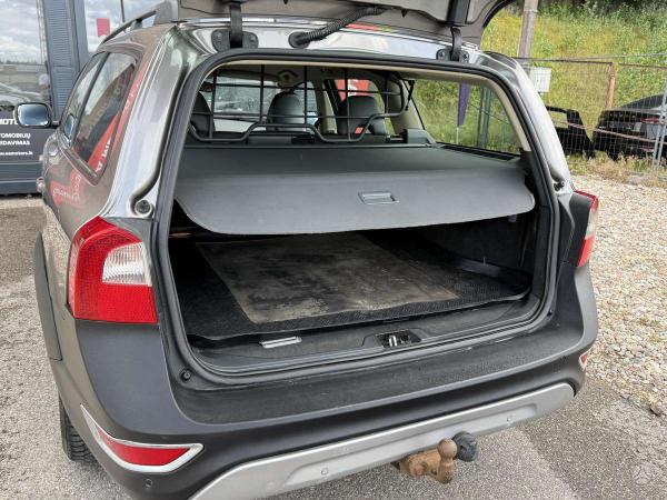 Volvo XC70 2009 in Vilnius on AUTOMOTO.COM.LV Brown Volvo XC70 2009 in Vilnius, with an engine capacity of 2.40 L and mileage of 410 thousand km for 4600 €, photo 9 on AUTOMOTO.COM.LV