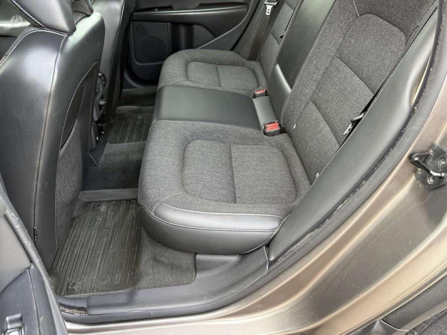 Brown Volvo XC70 2009 in Vilnius, with an engine capacity of 2.40 L and mileage of 410 thousand km for 4600 €, photo 20 on AUTOMOTO.COM.LV