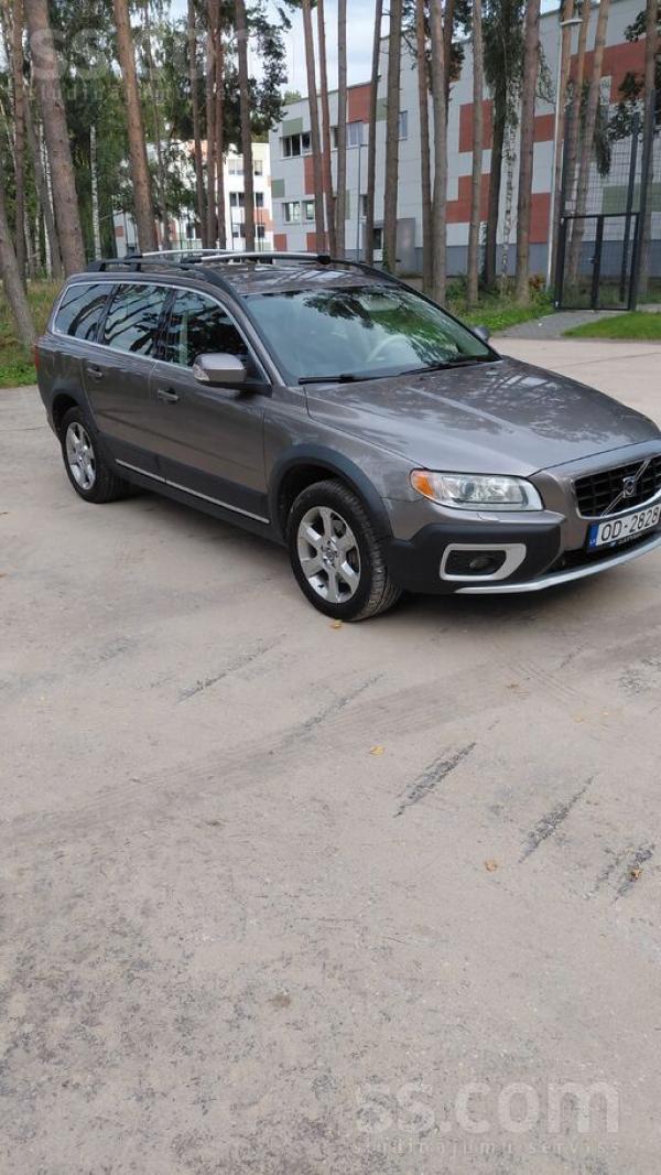 Brown Volvo XC70 2009 in Jurmala, with an engine capacity of 2.40 L and mileage of 355 thousand km for 4900 €, photo 3 on AUTOMOTO.COM.LV