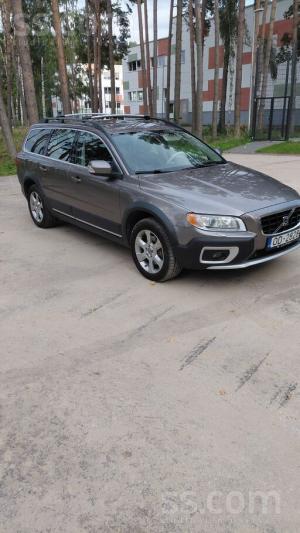 Brown Volvo XC70 2009 in Jurmala, with an engine capacity of 2.40 L and mileage of 355 thousand km for 4900 €, photo 3 on AUTOMOTO.COM.LV
