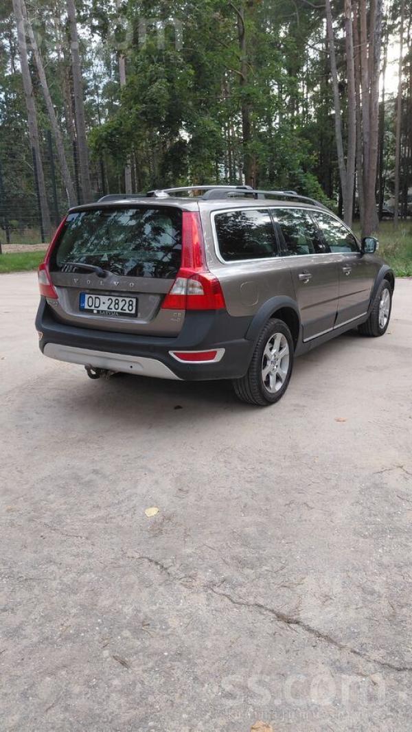 Brown Volvo XC70 2009 in Jurmala, with an engine capacity of 2.40 L and mileage of 355 thousand km for 4900 €, photo 6 on AUTOMOTO.COM.LV