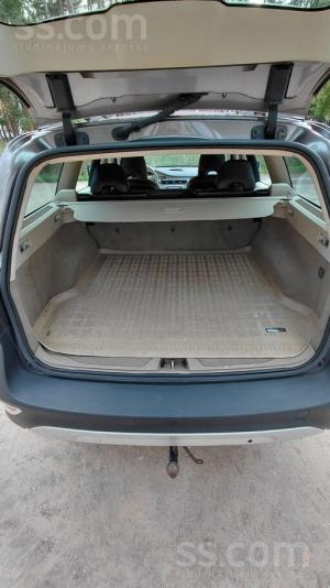 Brown Volvo XC70 2009 in Jurmala, with an engine capacity of 2.40 L and mileage of 355 thousand km for 4900 €, photo 10 on AUTOMOTO.COM.LV