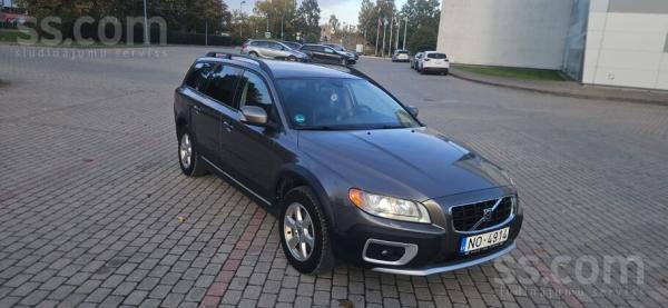 Brūns Volvo XC70 2009 Dobele, ar dzinēja tilpumu 2.40 L un nobraukumu 330 tūkst. km par 5500 €, foto 1 vietnē AUTOMOTO.COM.LV