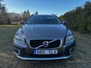 Brūns Volvo XC70 2010 Tallina, ar dzinēja tilpumu 2.40 L un nobraukumu 287 tūkst. km par 7690 €, foto 2 vietnē AUTOMOTO.COM.LV