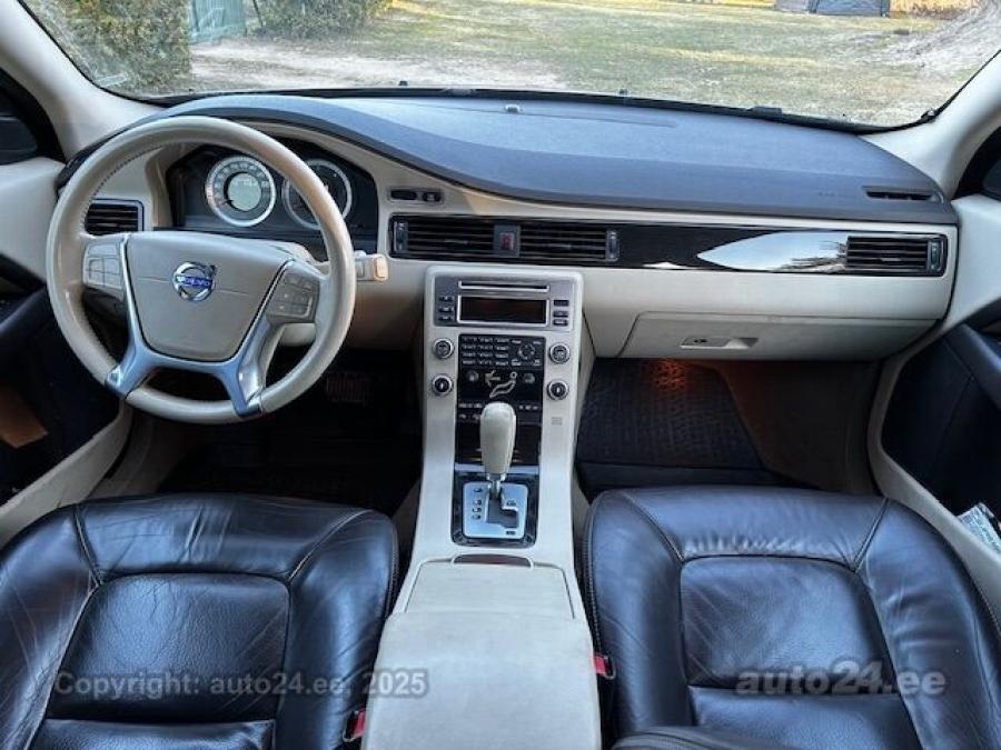 Brūns Volvo XC70 2010 Tallina, ar dzinēja tilpumu 2.40 L un nobraukumu 287 tūkst. km par 7690 €, foto 6 vietnē AUTOMOTO.COM.LV