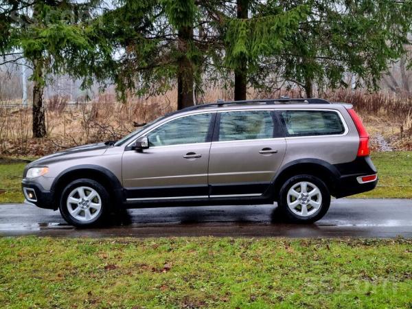 Brown Volvo XC70 2010 in Riga, with an engine capacity of 2.40 L and mileage of 350 thousand km for 6350 €, photo 2 on AUTOMOTO.COM.LV