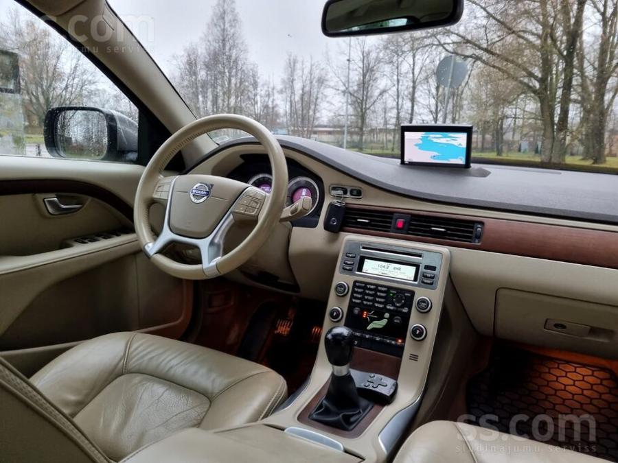 Brūns Volvo XC70 2010 Rīga, ar dzinēja tilpumu 2.40 L un nobraukumu 350 tūkst. km par 6350 €, foto 6 vietnē AUTOMOTO.COM.LV