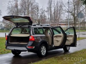 Brūns Volvo XC70 2010 Rīga, ar dzinēja tilpumu 2.40 L un nobraukumu 350 tūkst. km par 6350 €, foto 19 vietnē AUTOMOTO.COM.LV