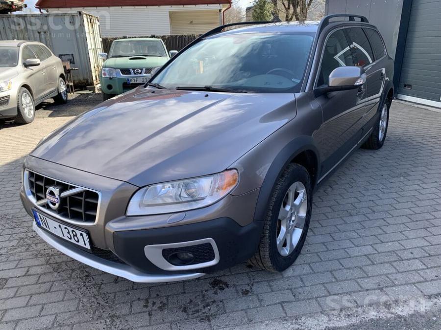 Brown Volvo XC70 2010 in Riga, with an engine capacity of 2.40 L and mileage of 0 thousand km for 6700 €, photo 3 on AUTOMOTO.COM.LV