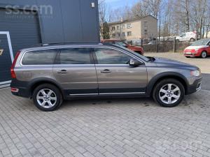 Brown Volvo XC70 2010 in Riga, with an engine capacity of 2.40 L and mileage of 0 thousand km for 6700 €, photo 5 on AUTOMOTO.COM.LV