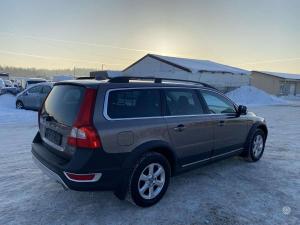 Brown Volvo XC70 2010 in Vilnius, with an engine capacity of 2.40 L and mileage of 398 thousand km for 6800 €, photo 11 on AUTOMOTO.COM.LV