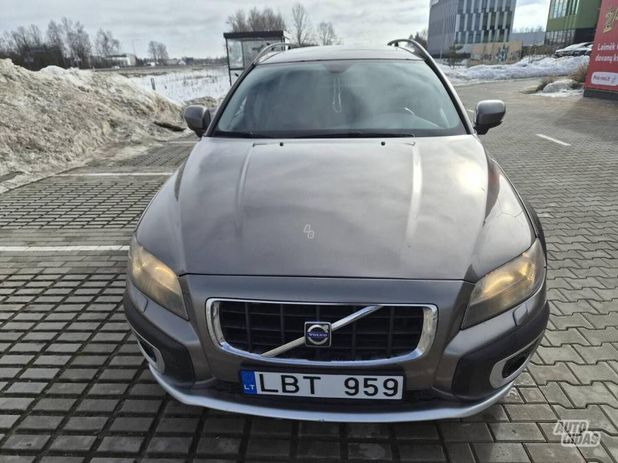 Brūns Volvo XC70 2010 Viļņa, ar dzinēja tilpumu 3.20 L un nobraukumu 341 tūkst. km par 5900 €, foto 3 vietnē AUTOMOTO.COM.LV
