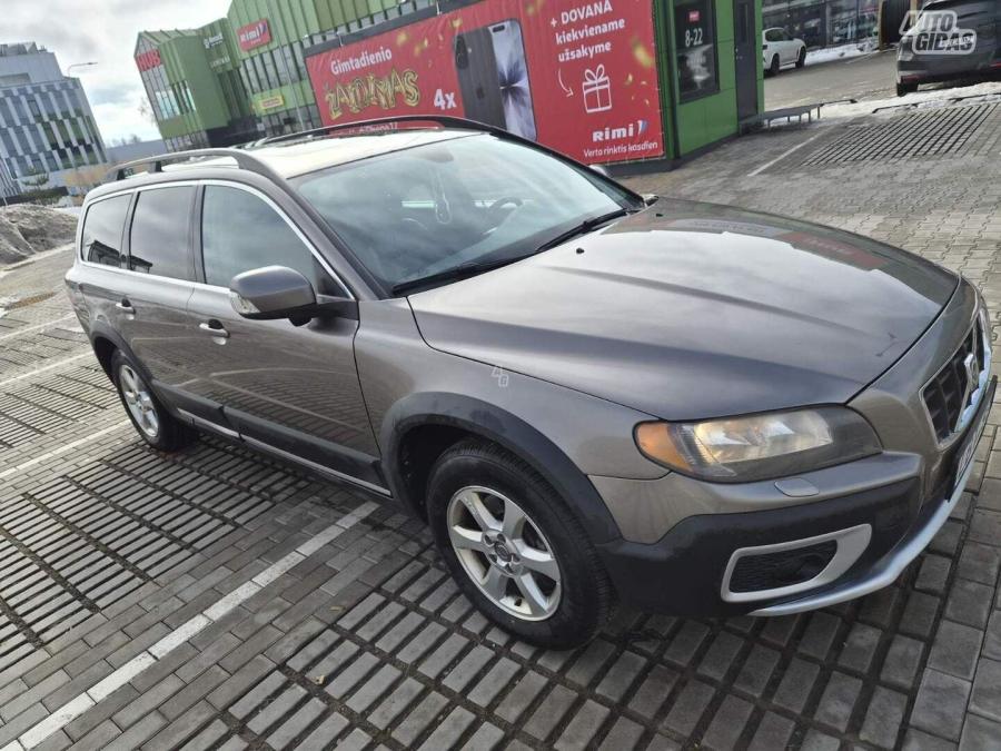 Brown Volvo XC70 2010 in Vilnius, with an engine capacity of 3.20 L and mileage of 341 thousand km for 5900 €, photo 2 on AUTOMOTO.COM.LV