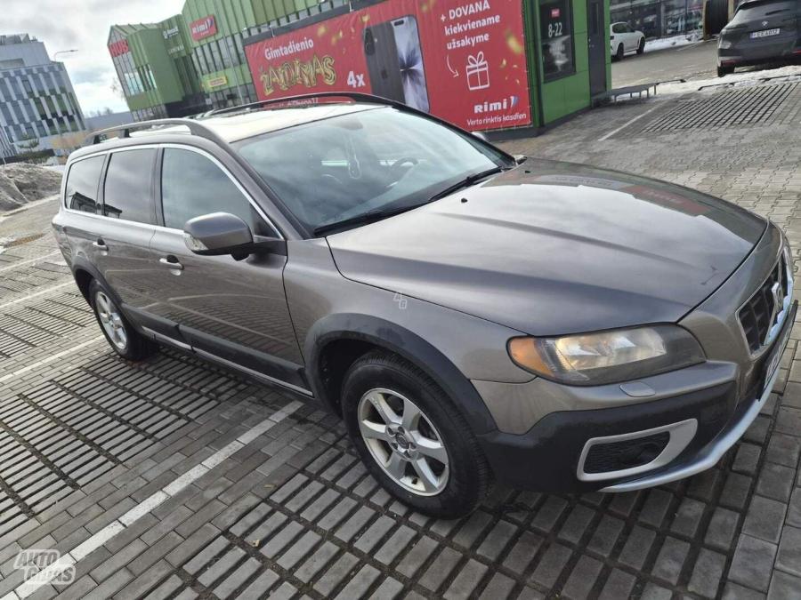Brown Volvo XC70 2010 in Vilnius, with an engine capacity of 3.20 L and mileage of 341 thousand km for 5900 €, photo 3 on AUTOMOTO.COM.LV