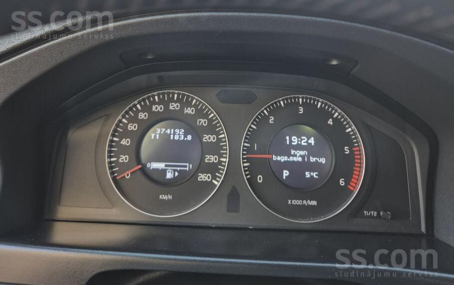 Brown Volvo XC70 2010 in Liepaja, with an engine capacity of 2.00 L and mileage of 378 thousand km for 6850 €, photo 10 on AUTOMOTO.COM.LV