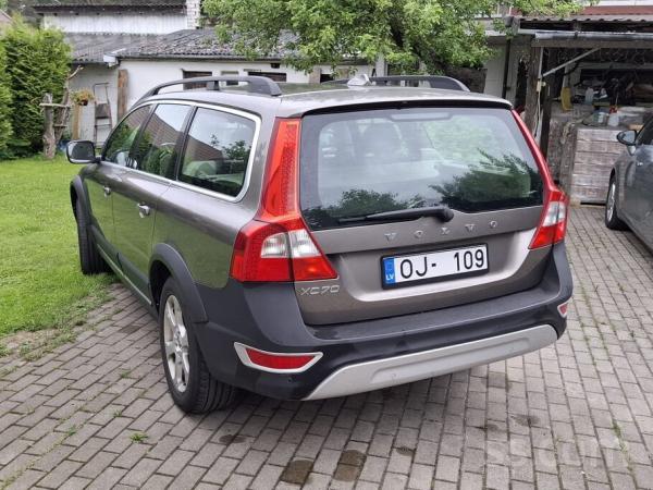 Brūns Volvo XC70 2010 Jūrmala, ar dzinēja tilpumu 2.00 L un nobraukumu 269 tūkst. km par 6390 €, foto 4 vietnē AUTOMOTO.COM.LV