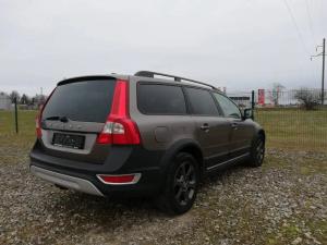 Brown Volvo XC70 2010 in Saldus, with an engine capacity of 2.40 L and mileage of 310 thousand km for 7300 €, photo 3 on AUTOMOTO.COM.LV