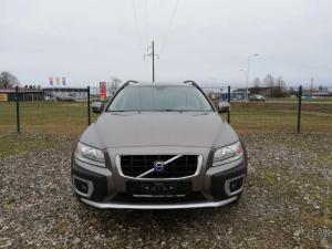 Brown Volvo XC70 2010 in Saldus, with an engine capacity of 2.40 L and mileage of 310 thousand km for 7300 €, photo 6 on AUTOMOTO.COM.LV