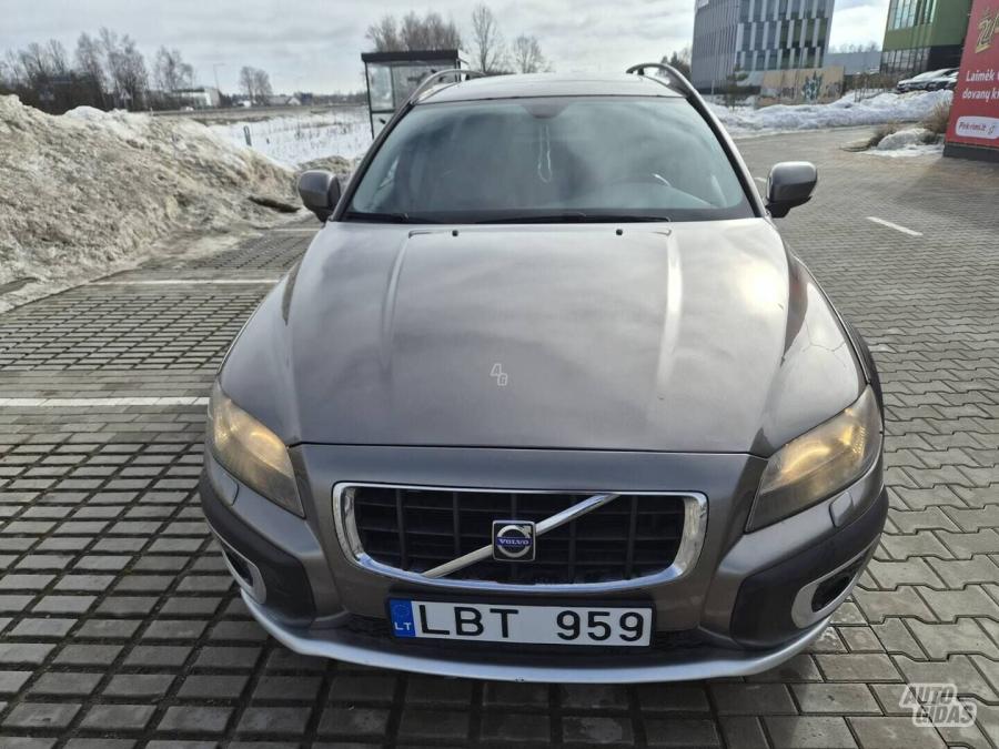 Brūns Volvo XC70 2010 Viļņa, ar dzinēja tilpumu 3.20 L un nobraukumu 341 tūkst. km par 5300 €, foto 4 vietnē AUTOMOTO.COM.LV