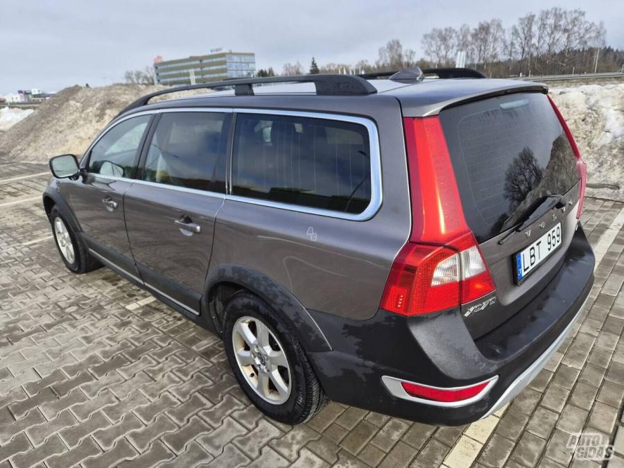 Brūns Volvo XC70 2010 Viļņa, ar dzinēja tilpumu 3.20 L un nobraukumu 341 tūkst. km par 5300 €, foto 5 vietnē AUTOMOTO.COM.LV