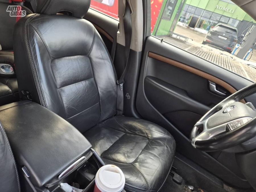 Brūns Volvo XC70 2010 Viļņa, ar dzinēja tilpumu 3.20 L un nobraukumu 341 tūkst. km par 5300 €, foto 11 vietnē AUTOMOTO.COM.LV
