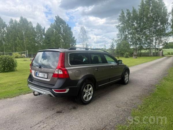 Brūns Volvo XC70 2010 Tukums, ar dzinēja tilpumu 2.40 L un nobraukumu 0 tūkst. km par 6490 €, foto 4 vietnē AUTOMOTO.COM.LV