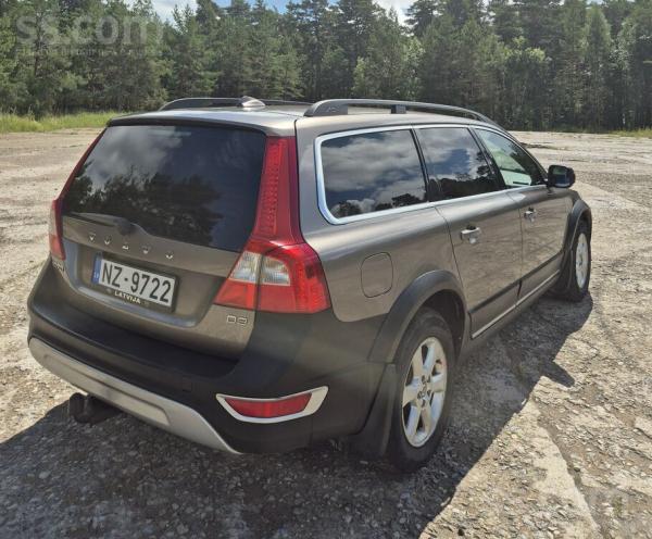 Brown Volvo XC70 2010 in Liepaja, with an engine capacity of 2.00 L and mileage of 380 thousand km for 6650 €, photo 3 on AUTOMOTO.COM.LV