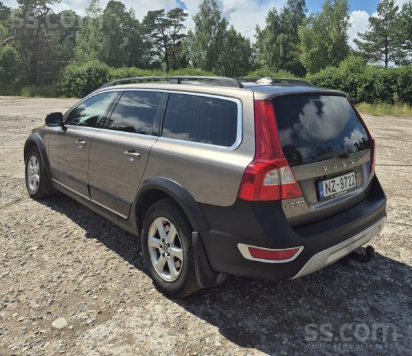 Brown Volvo XC70 2010 in Liepaja, with an engine capacity of 2.00 L and mileage of 380 thousand km for 6650 €, photo 4 on AUTOMOTO.COM.LV