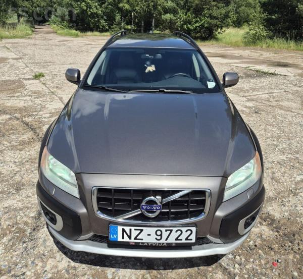 Brown Volvo XC70 2010 in Liepaja, with an engine capacity of 2.00 L and mileage of 380 thousand km for 6650 €, photo 10 on AUTOMOTO.COM.LV