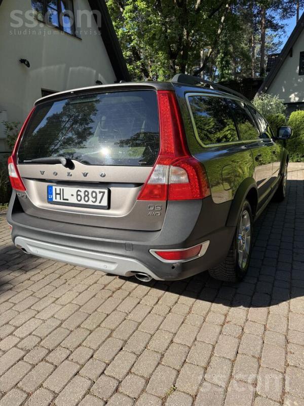 Brown Volvo XC70 2010 in Riga, with an engine capacity of 2.40 L and mileage of 392 thousand km for 5800 €, photo 2 on AUTOMOTO.COM.LV