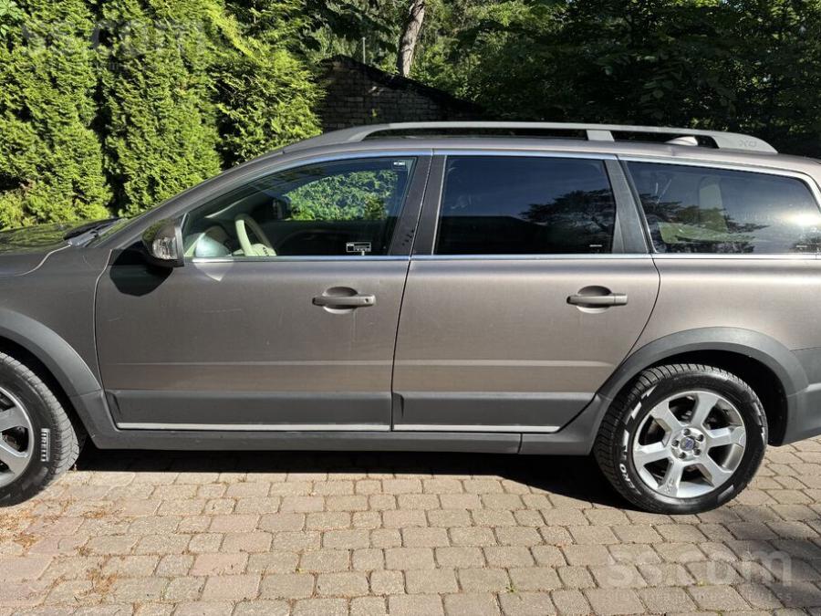 Brūns Volvo XC70 2010 Rīga, ar dzinēja tilpumu 2.40 L un nobraukumu 392 tūkst. km par 5800 €, foto 15 vietnē AUTOMOTO.COM.LV