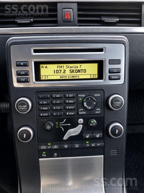 Brūns Volvo XC70 2010 Jelgava, ar dzinēja tilpumu 2.00 L un nobraukumu 412 tūkst. km par 5300 €, foto 8 vietnē AUTOMOTO.COM.LV